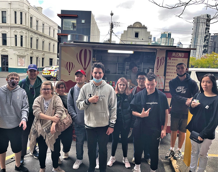 Maintaining Friendships During the Pandemic | Mambourin